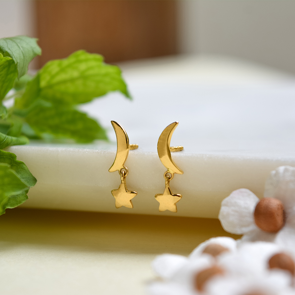 Shop Celestial Minimal 18K Gold Stud Earring for Women | Gehna